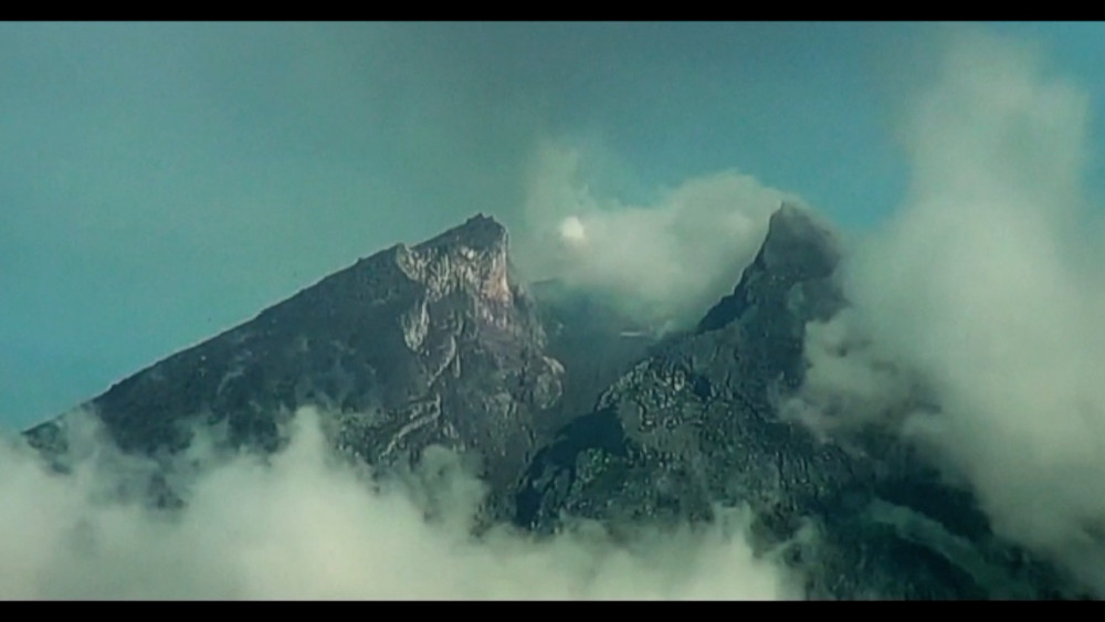 Gunung Merapi kembali erupsi karena akumulasi gas - ANTARA News