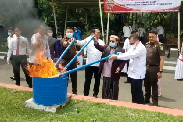 Polda Banten musnahkan barang bukti sitaan 4 kg narkoba - ANTARA News