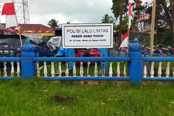Angka kecelakaan meningkat, Polres Aceh Timur pasang rambu lalu lintas - ANTARA News