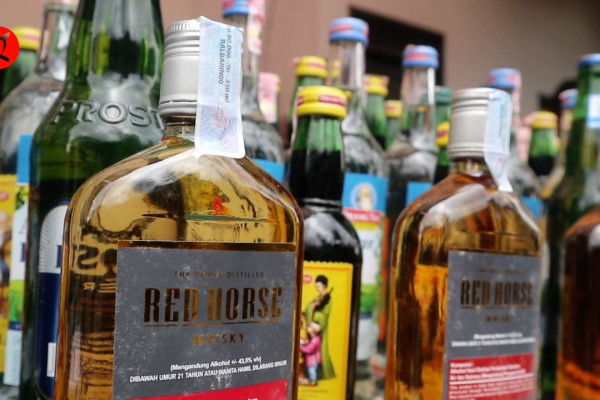 Polisi gerebek rumah yang dijadikan gudang miras di Rancaekek - ANTARA News