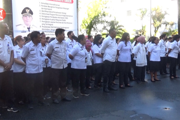 Hari pertama kerja, ASN Ambon hadir 97 persen - ANTARA News