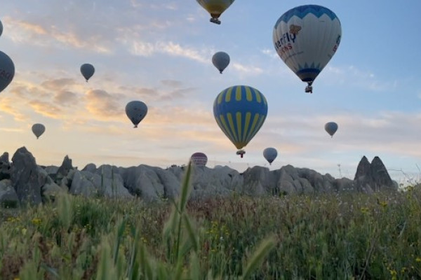 Balon Cappadocia ramaikan perayaan Hari Atatürk di Turki - ANTARA News