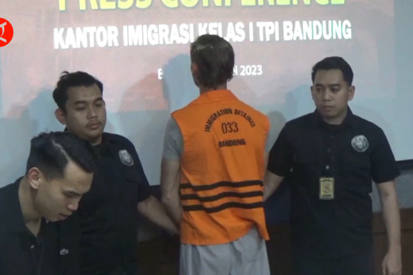 Imigrasi Bandung deportasi WNA yang ludahi imam masjid - ANTARA News