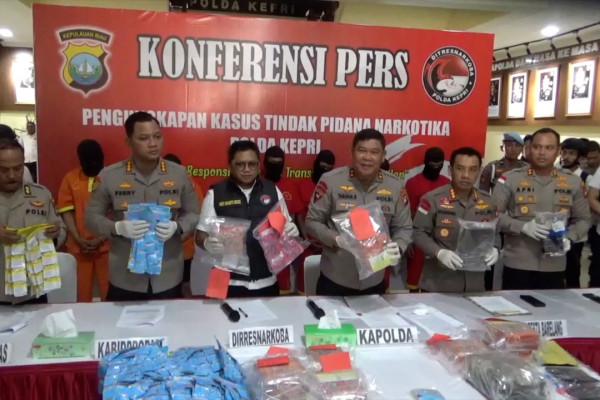 Polda Kepri ungkap penyelundupan 10 kg sabu dari Malaysia - ANTARA News