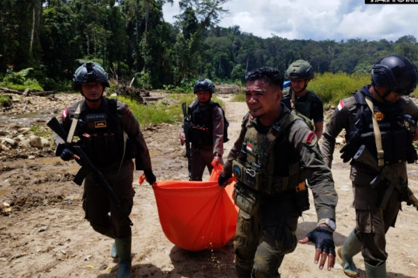 Aparat evakuasi pendulang emas di Yahukimo yang ditembaki KKB, 7 tewas - ANTARA News