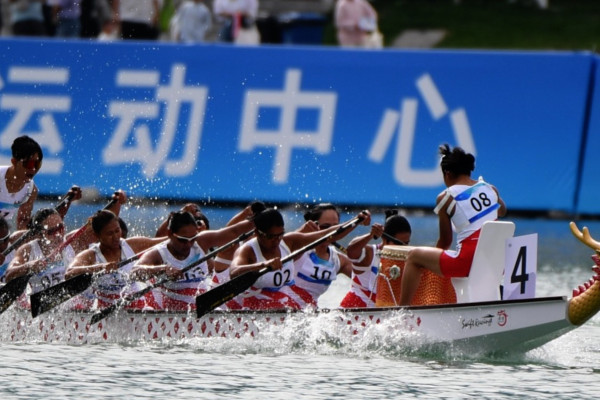 Medali perak tambahan dari perahu naga 1000 meter putri Asian Games ...