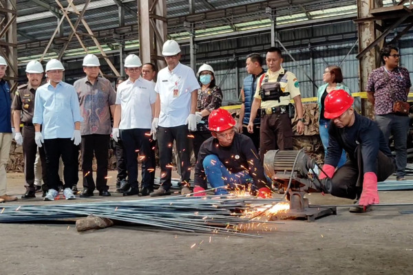 Mendag Zulhas musnahkan baja tulang tak sesuai SNI senilai 257 miliar - ANTARA News