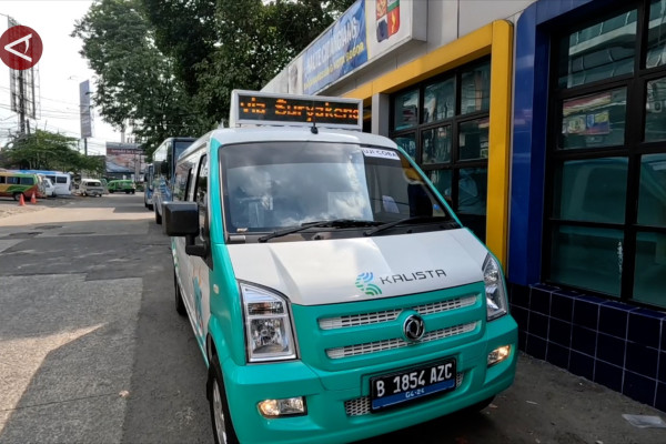 Pengalaman naik angkot listrik pertama yang beroperasi di Bogor ...