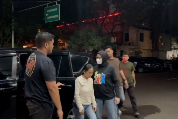 Polda Metro Jaya tangkap ibu muda yang viral lecehkan anaknya - ANTARA News