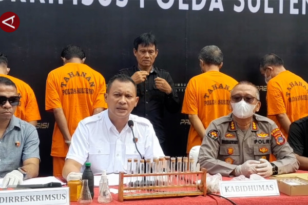 Polisi tangkap dua WNA China pelaku penambangan ilegal di Palu - ANTARA News