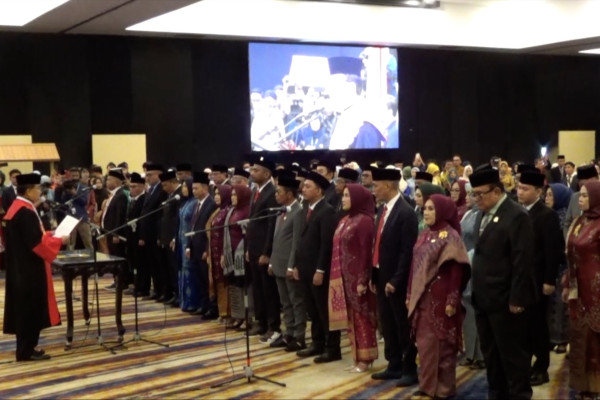 45 anggota DPRD Sulawesi Tenggara masa jabatan 2024-2029 dilantik - ANTARA News