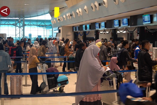 35 ribu penumpang padati Bandara Sultan Hasanuddin jelang Natal 2024 - ANTARA News