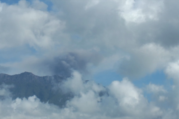 Gunung Raung kembali erupsi hingga 750 meter - ANTARA News
