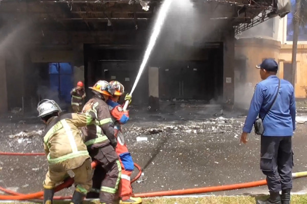 Api hanguskan gedung di Asrama Haji Medan, penyebab diselidiki - ANTARA News