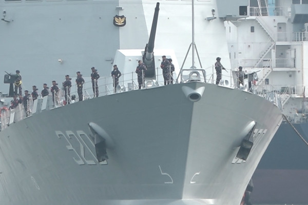 Kapal perang terbesar di ASEAN, KRI Brawijaya 320 tiba di Jakarta ...
