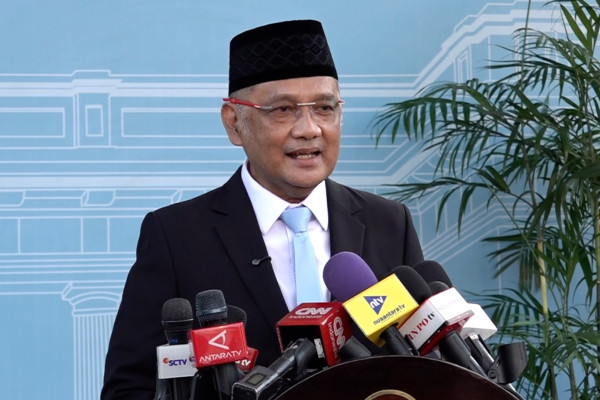 Resmi jadi menteri, Gus Irfan bertolak ke Jeddah urus Kampung Haji - ANTARA News
