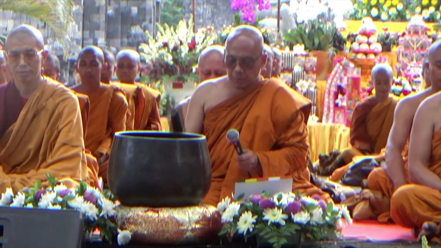 Umat Buddha gelar Sannipata Waisak di Candi Sewu - ANTARA News