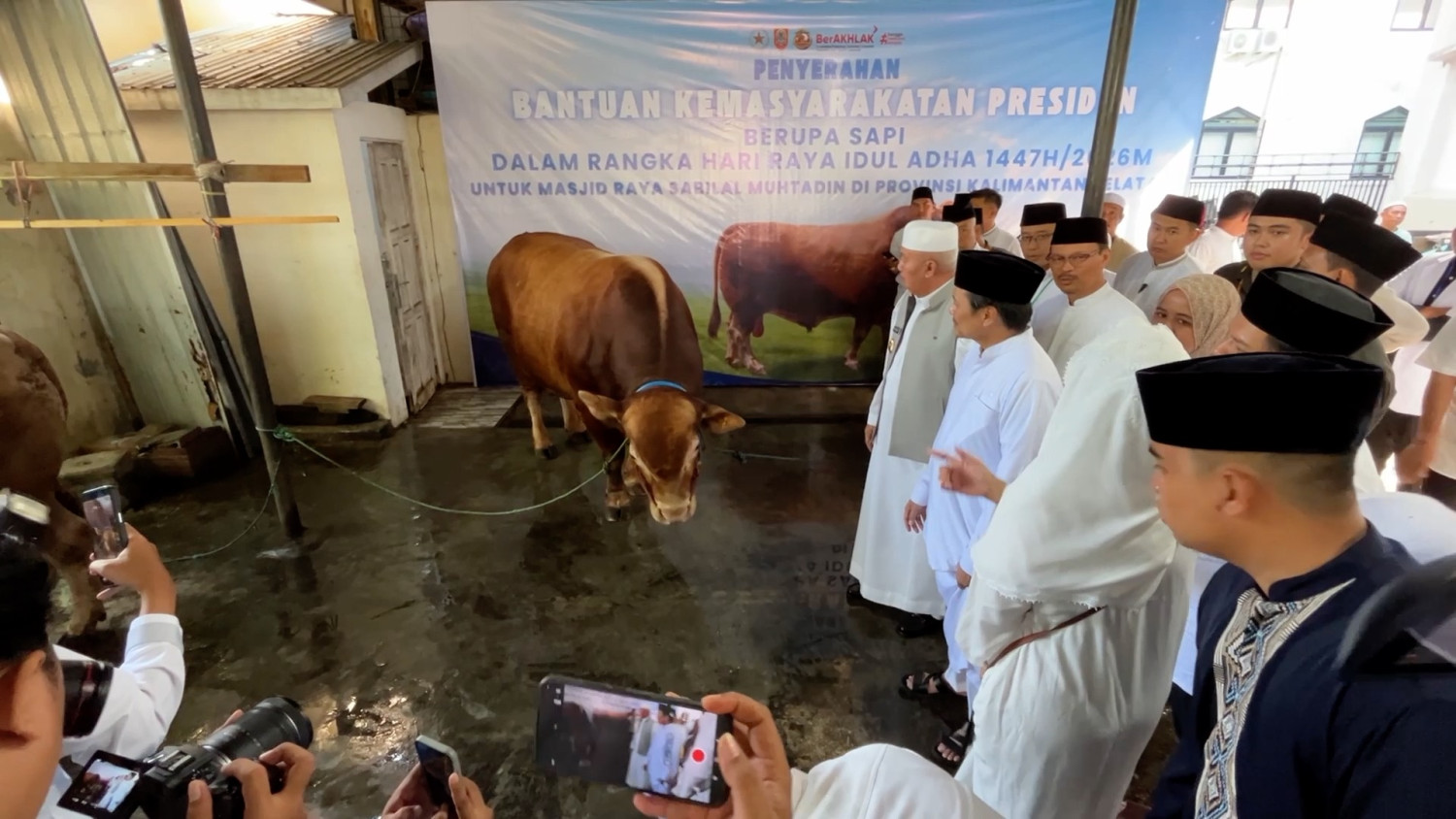 Gubernur Kalsel lepas Tim Pengawasan dan Pemeriksaan Hewan Kurban ...