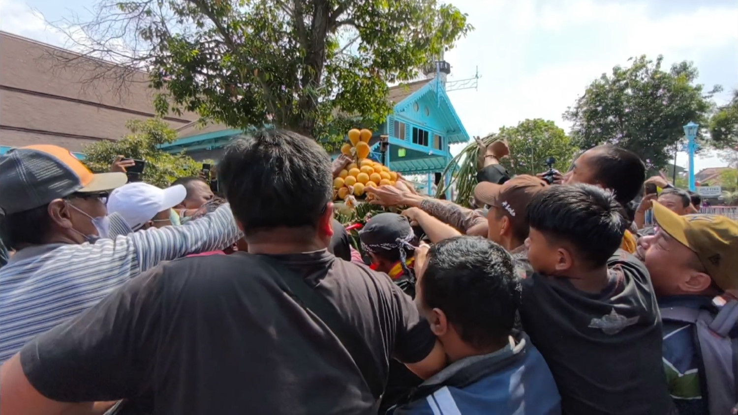 Setelah PB XIV Purboyo, PB XIV Mangkubumi gelar kembali Grebeg Besar ...