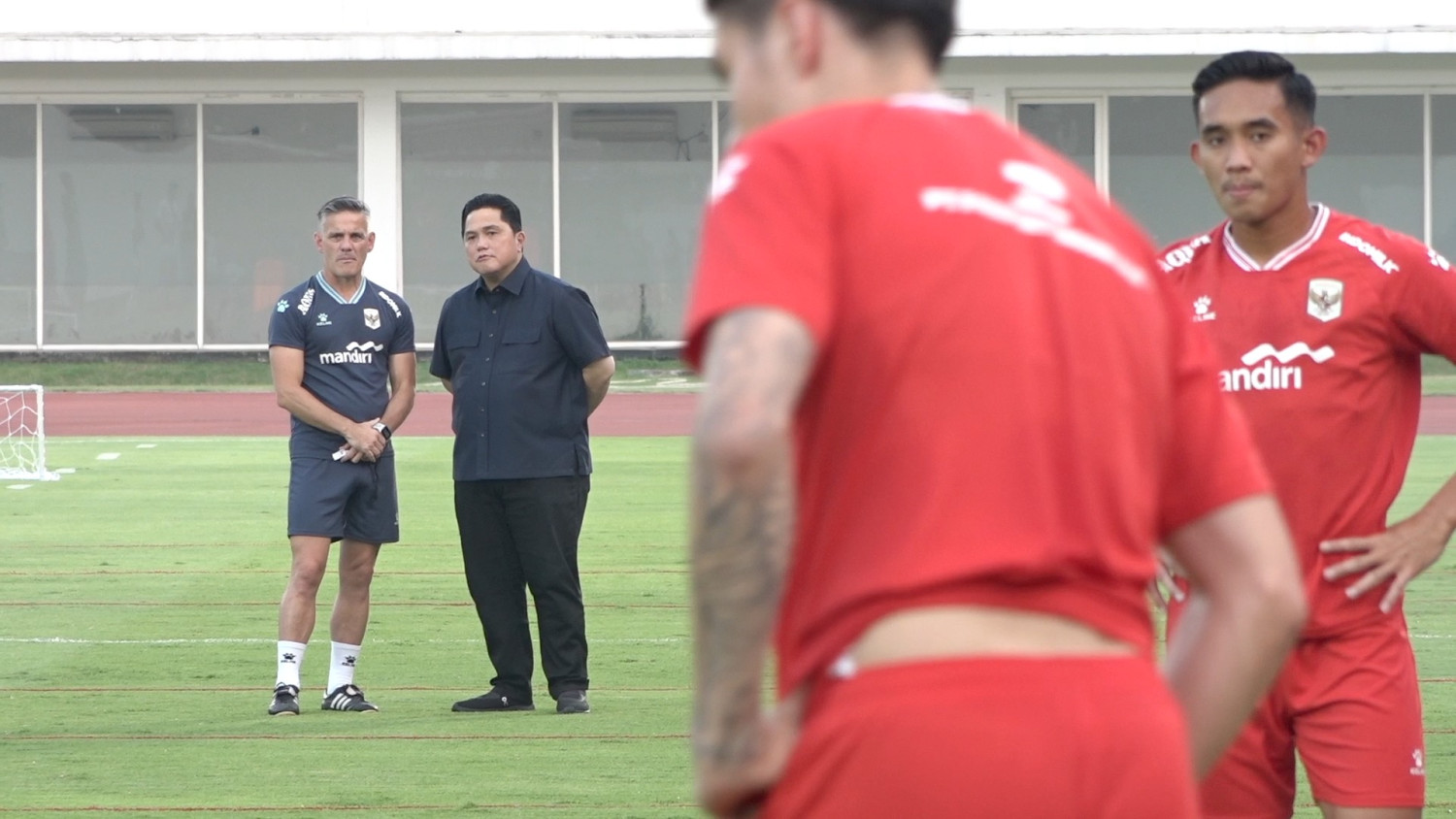 Ketum PSSI tinjau latihan Timnas Indonesia jelang laga kontra Mozambik ...