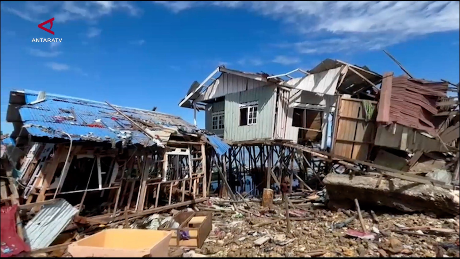 Polda Papua terjunkan tim Jibom sterilkan lokasi ledakan bom di Biak ...